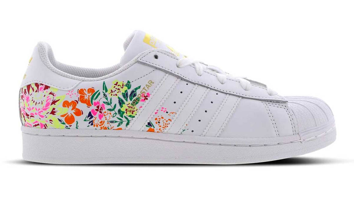 10 Of The Best Selling Sneakers On Foot Locker Right Now | The Sole ...