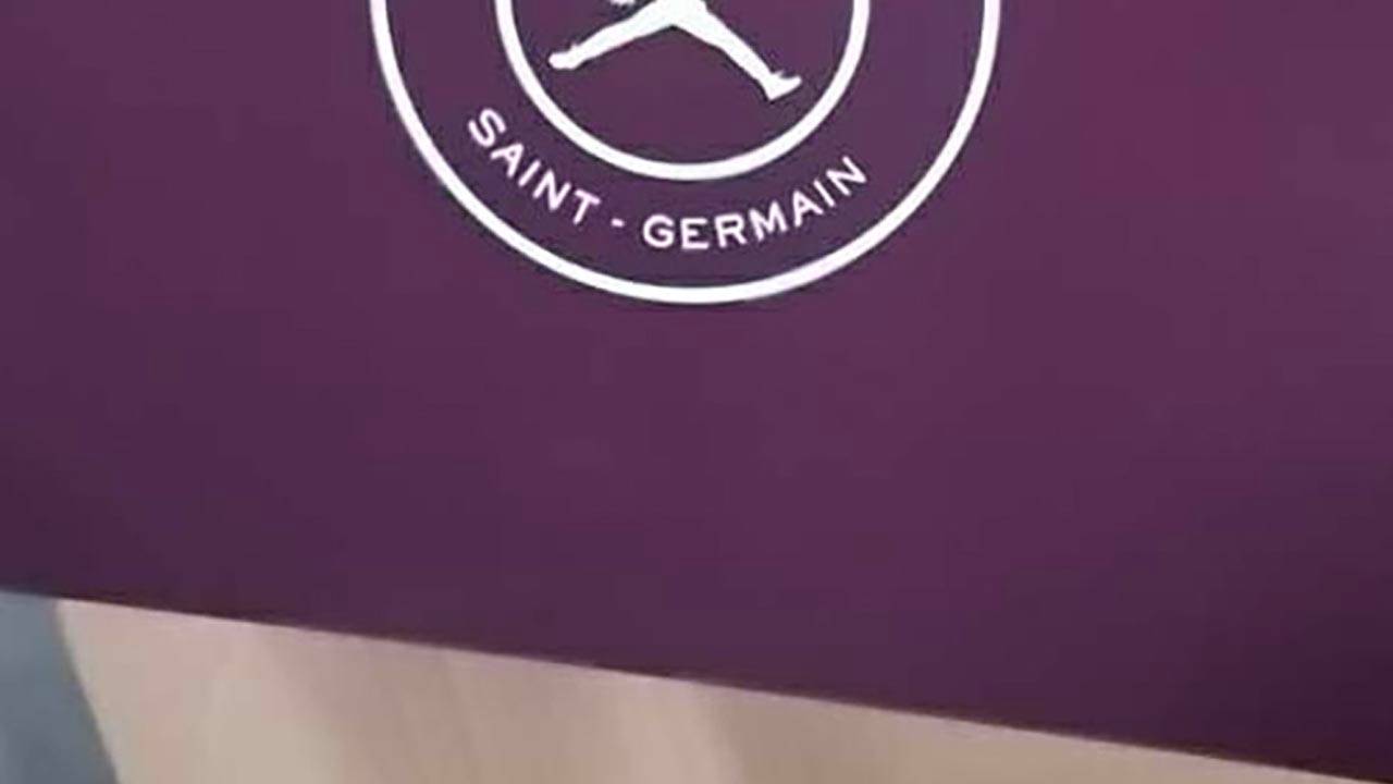 First Look at the PSG x Air Jordan 4