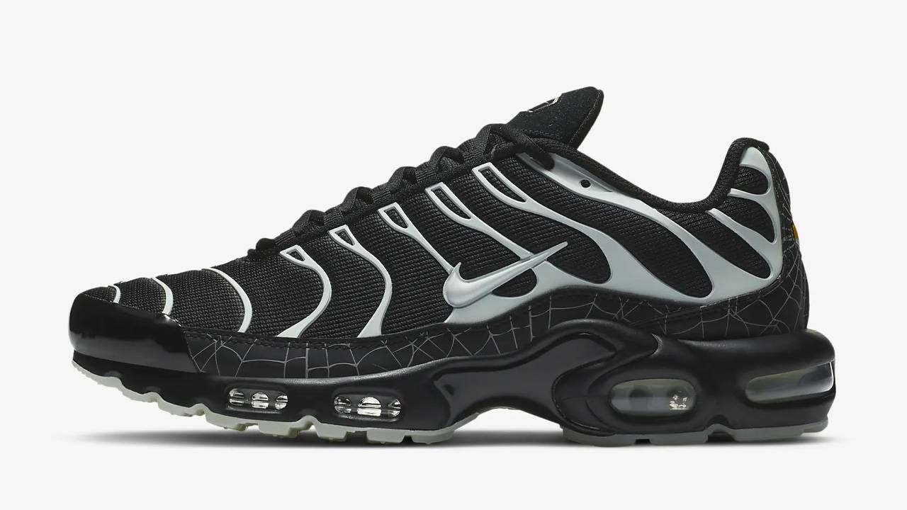 Kick Off November With These 15 Brand New Nike Drops!