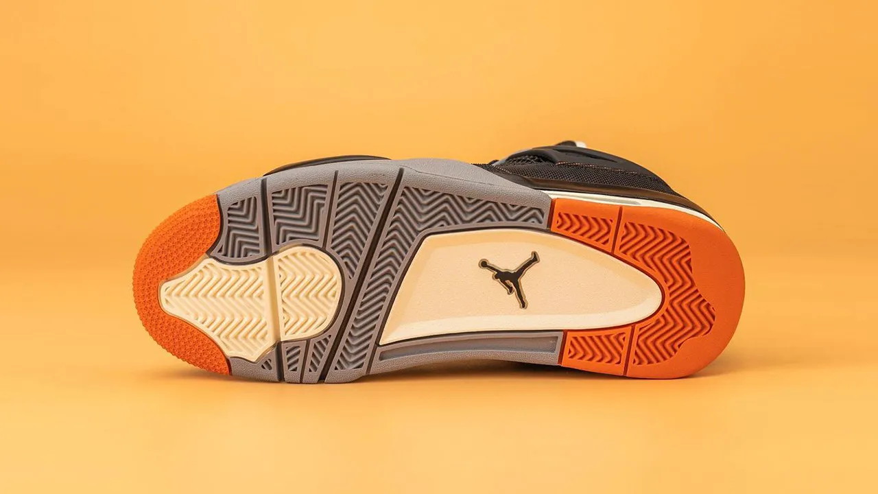 Get Up Close With the Air Jordan 4 "Starfish"