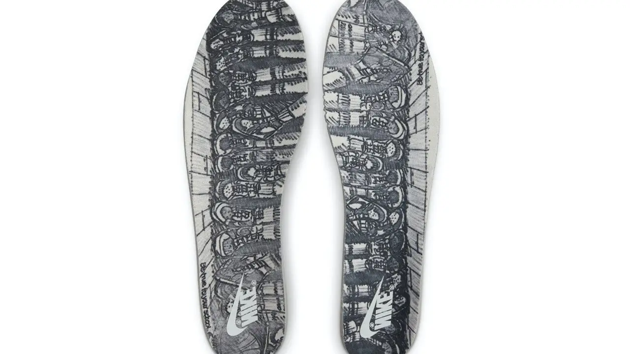 The Nike Dunk Low "Flip the Old School" Showcases Mismatched Stylings ...