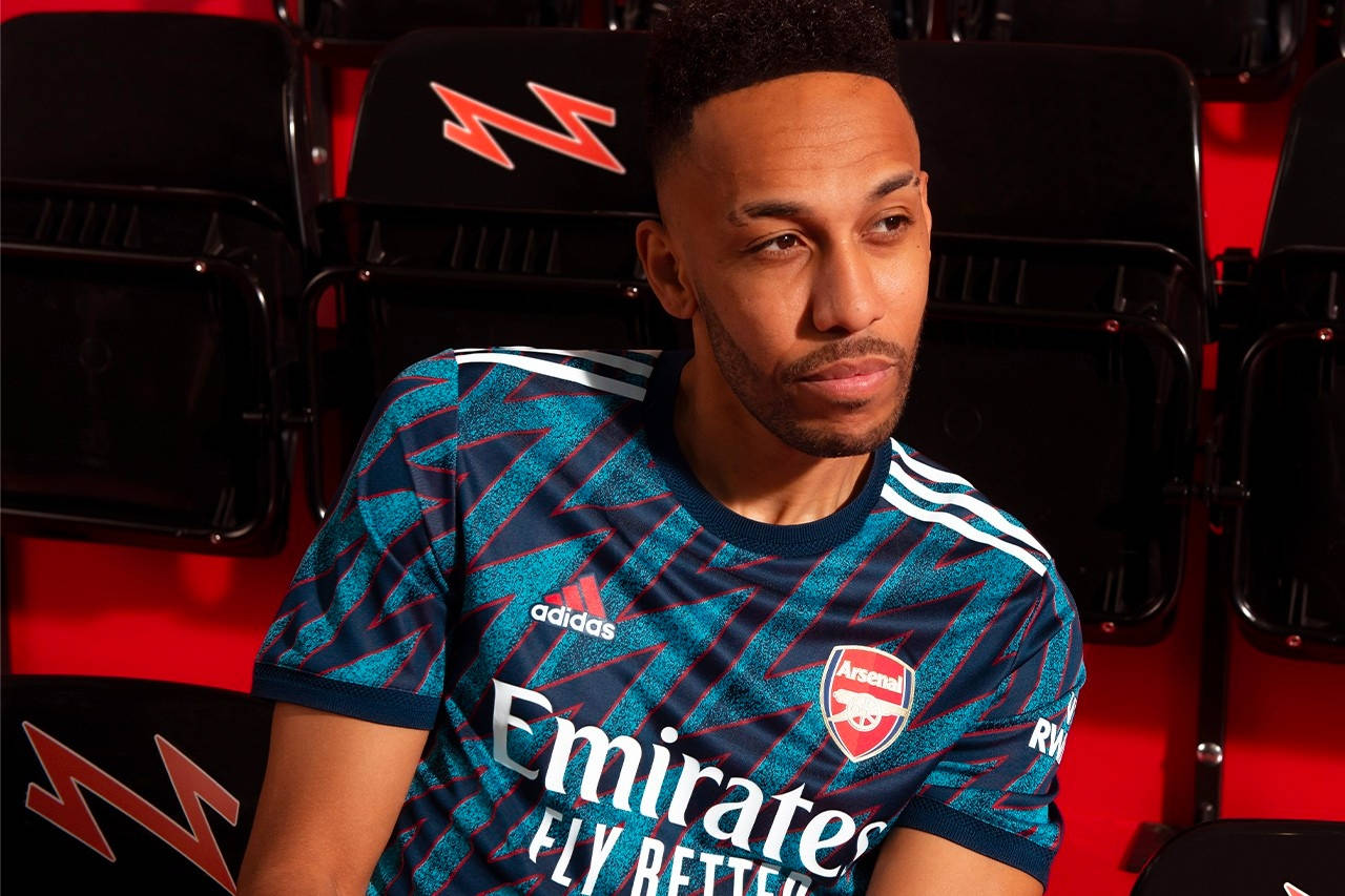 Arsenal Debut a Striking Lightning Bolt Third Kit for 2021/22