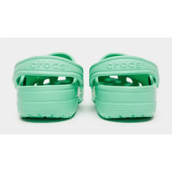 Crocs Classic Clogs Pistachio Green | Where To Buy | 204536-3U3 | The ...