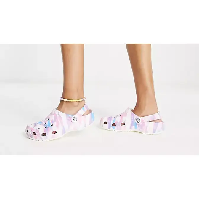 Crocs Classic Clogs Marble Pink | Where To Buy | 207567-94S | The Sole ...
