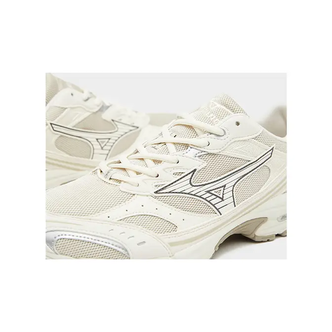 Mizuno MXR Sport Off-White | D1GA246701 | The Sole Supplier