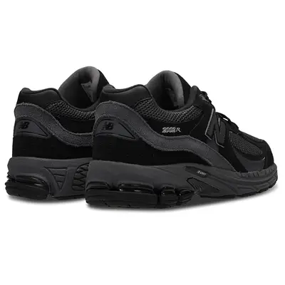 New Balance 2002R GS Gore-Tex Charcoal | GC2002BL | The Sole Supplier